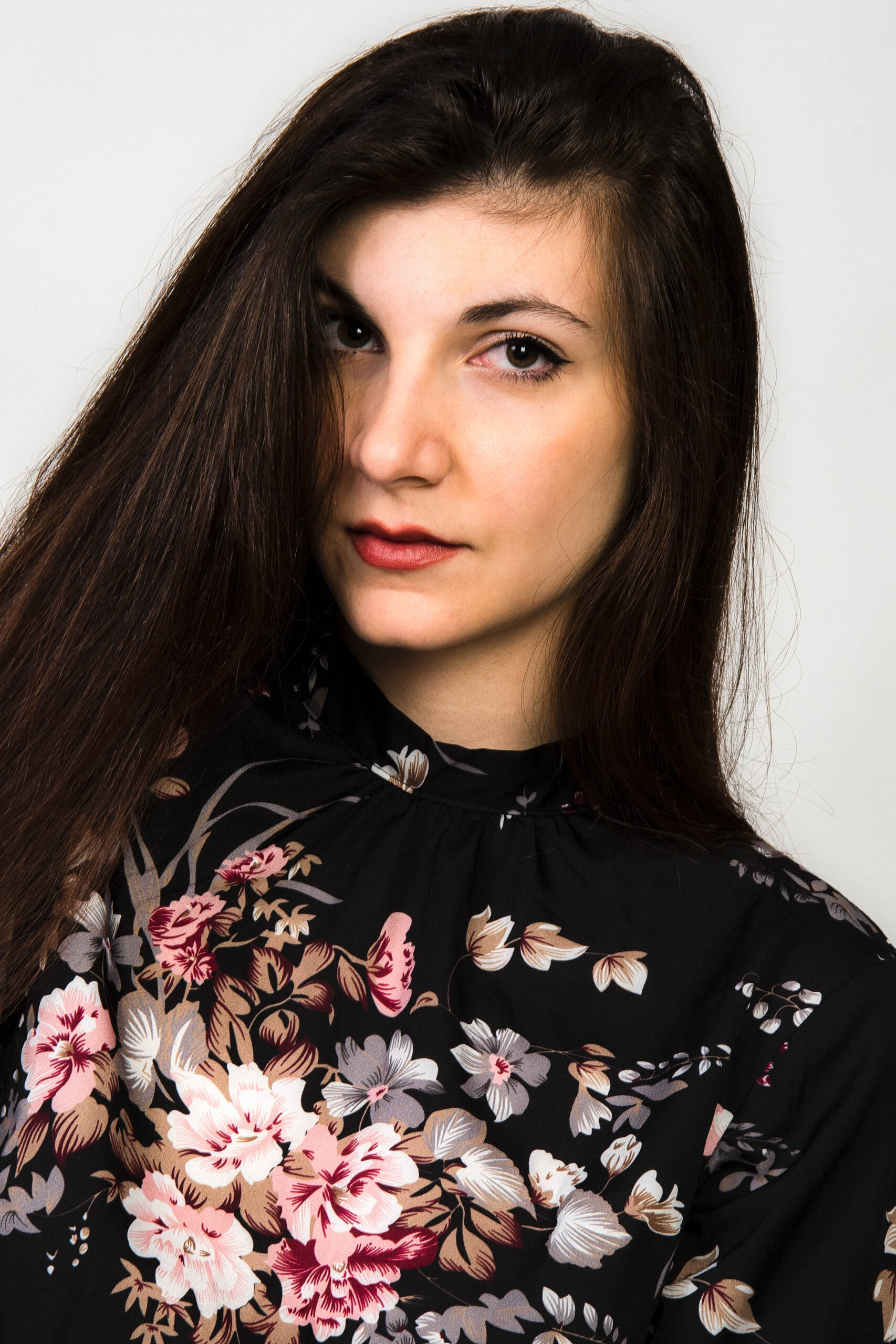 LAURA V. - Florence Modart Agency